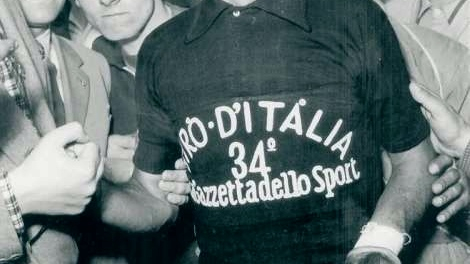 La leyenda de Pinarello nació con una linterna roja - Ciclo21