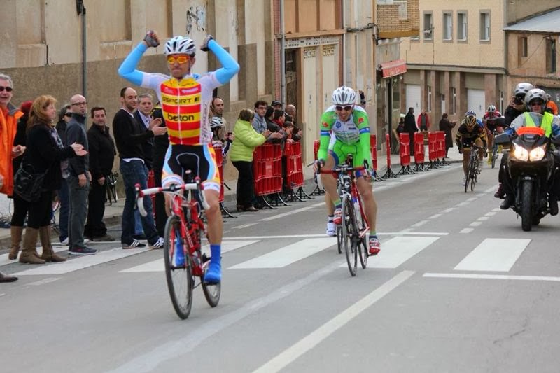 Félix Luengo, al sprint en Fitero (Navarra) - Ciclo21