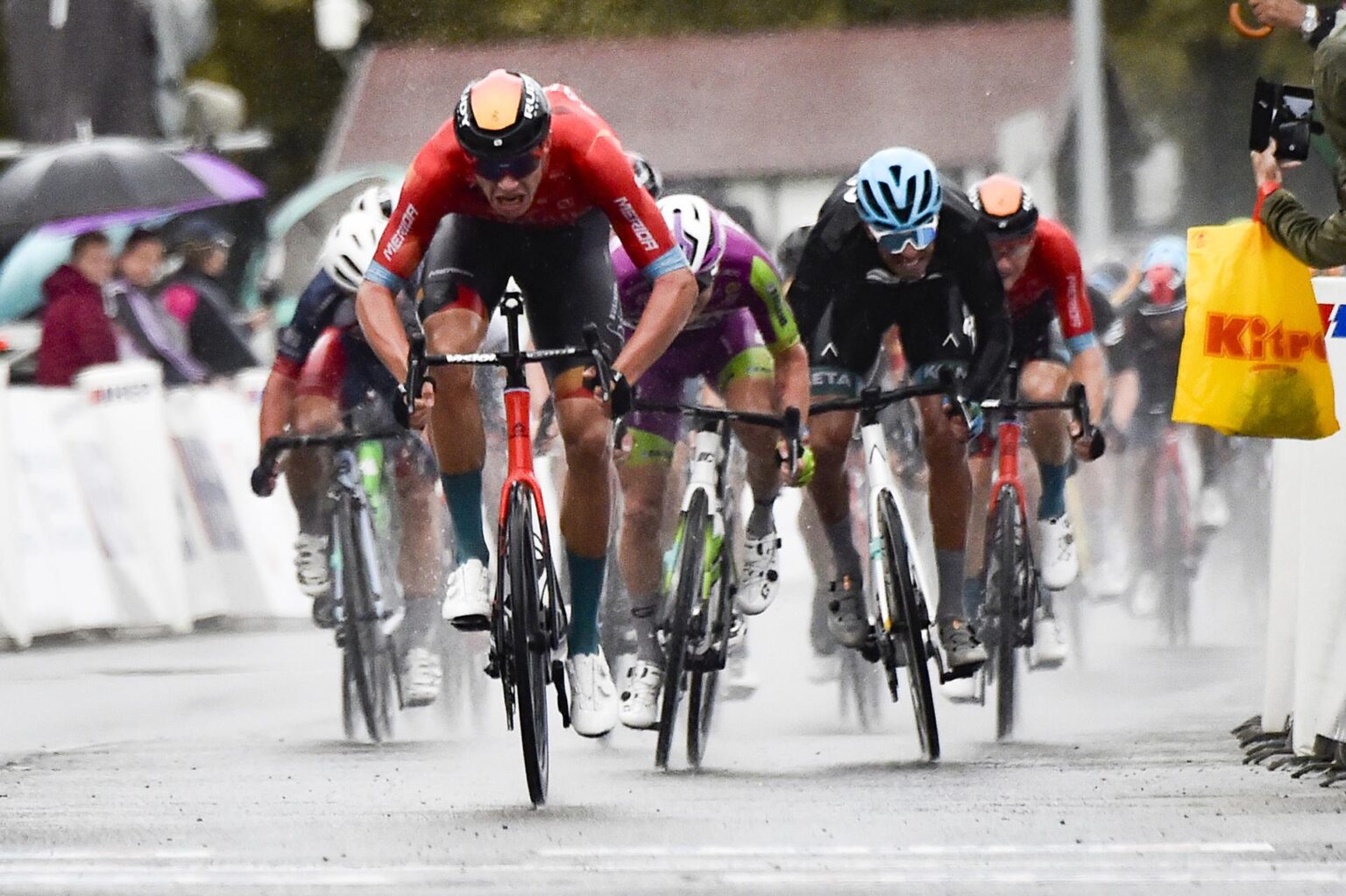 1ª CRO Race: Victoria aplastante de Jonathan Milan - Ciclo21