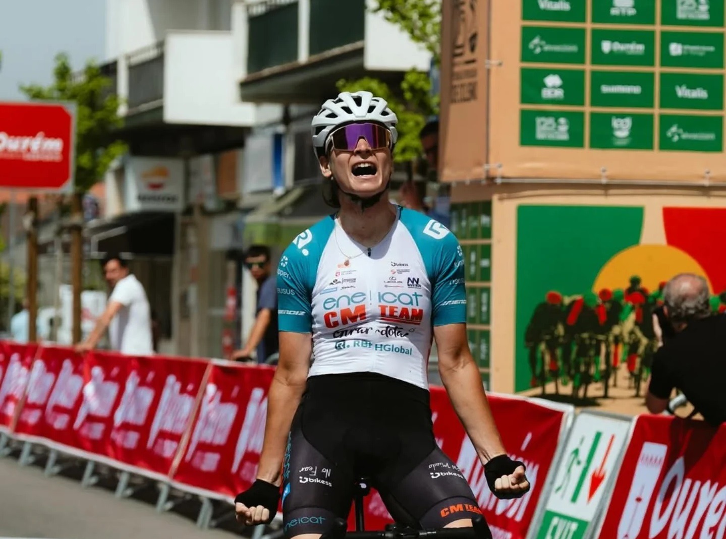 Sotwe bokep pacar she works out frequently to keep in shape