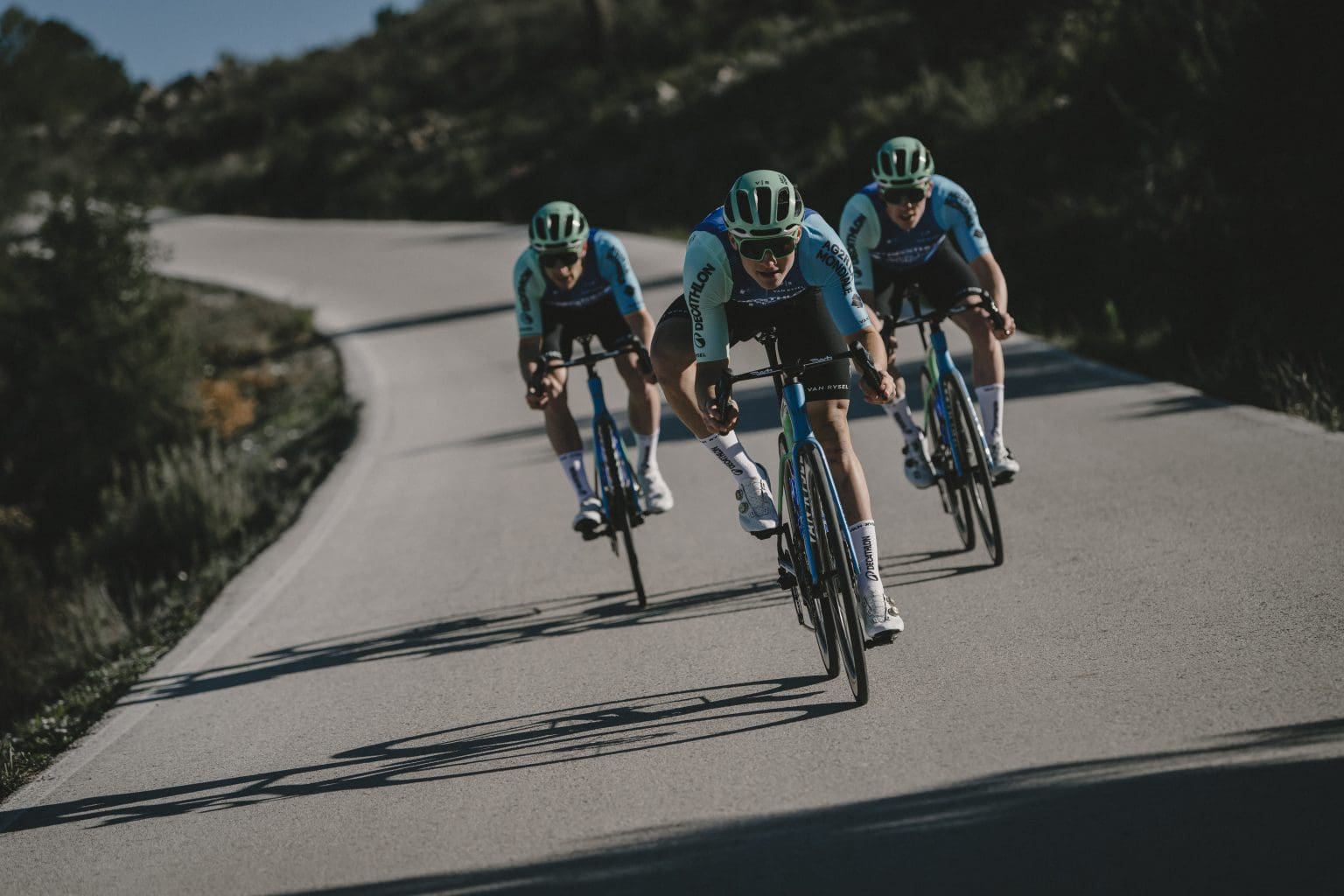 Dentro de la concentración del equipo Decathlon - Ciclo21